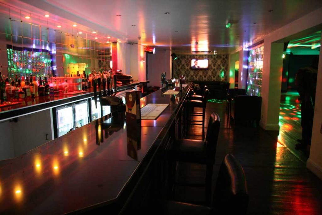 DejaVu Bar & Club · Luton | Booked.it