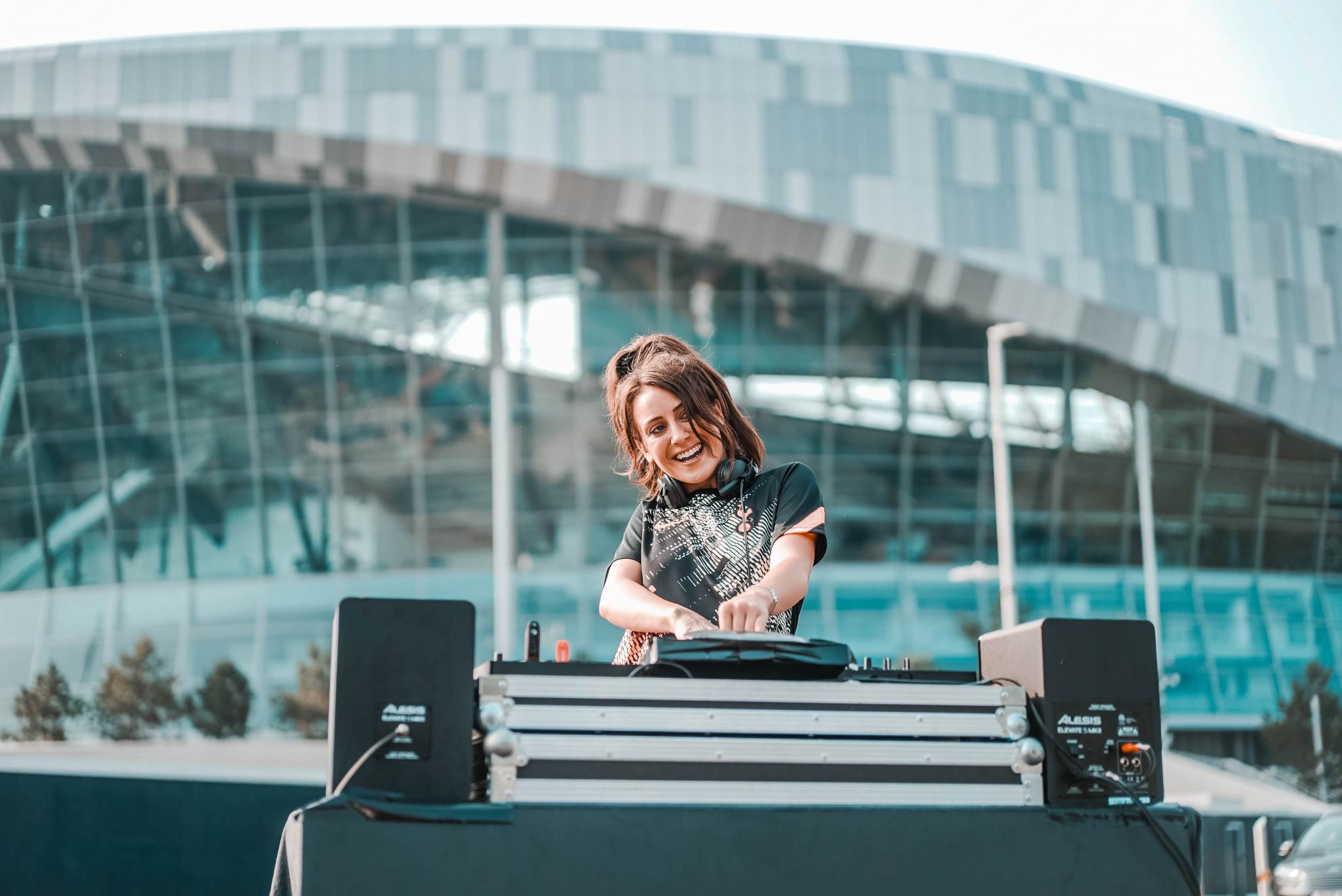 Meet the DJ: Amy Lauren | Booked.it