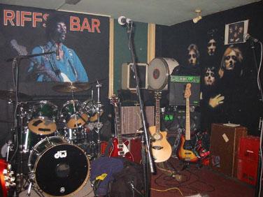 Riffs Bar · Swindon | Booked.it